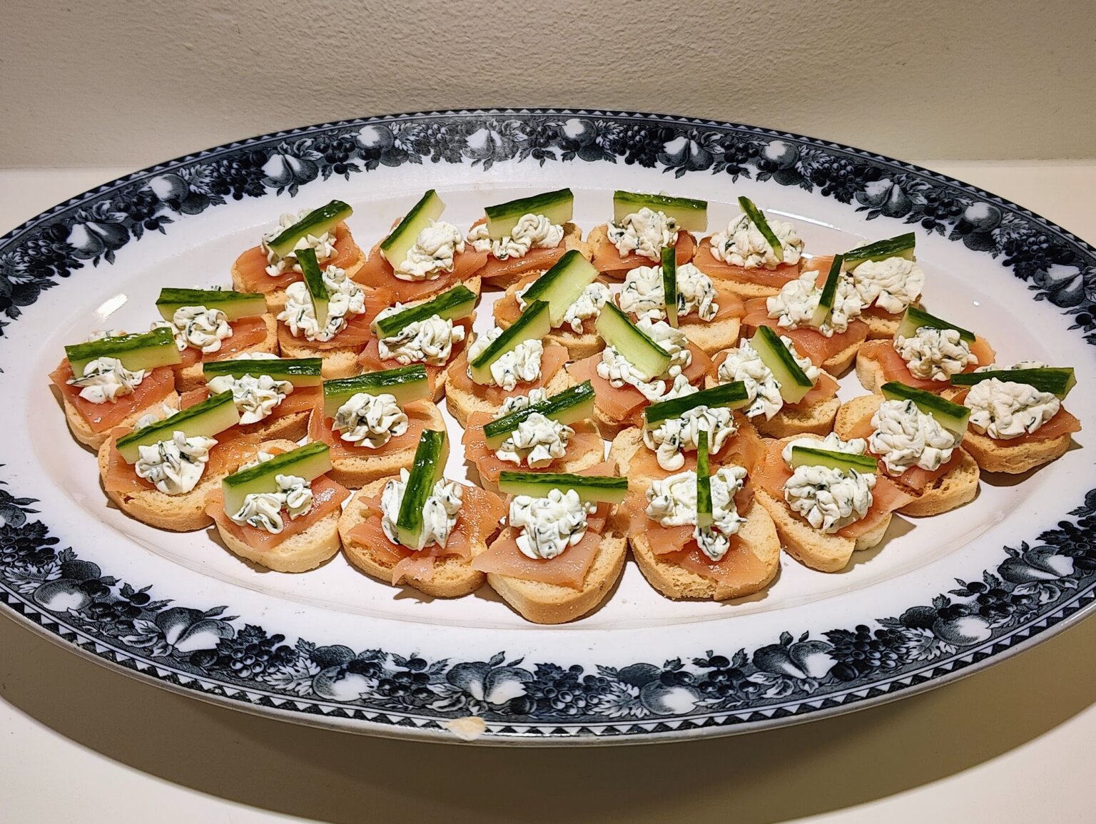 Mini toast med laks og flødeost - Sydhavnsbloggen